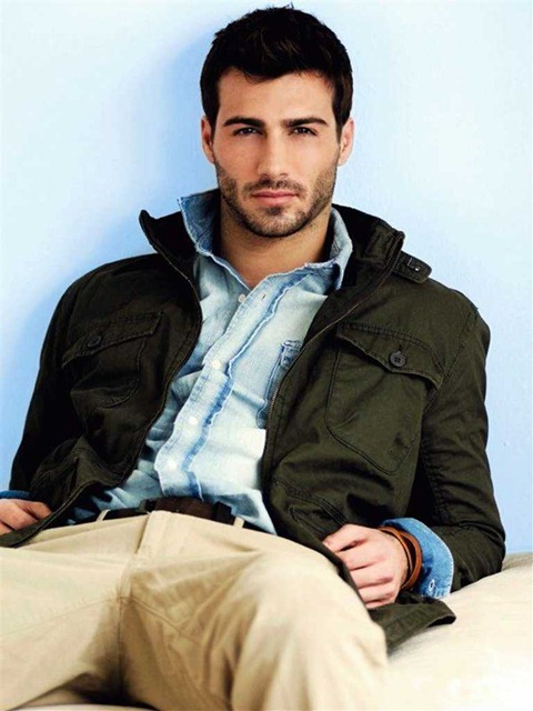 Bare Males that Excite Me: Justin Clynes